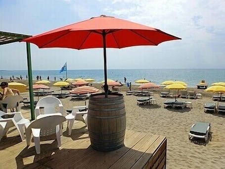 Terraço/pátio interior. Hôtel Le Mirador