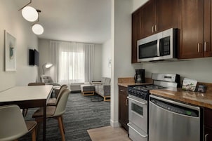 Suite, 2 quartos | Sala | TV de ecrã plano, Netflix, serviços de streaming