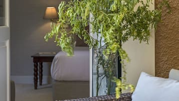 Suite Superior | 1 quarto, minibar, cofre no quarto, cortinas/cortinados opacos