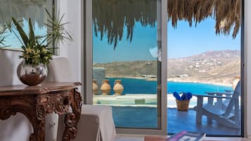 Suíte luxo, piscina particular, vista para o mar | Vista do quarto