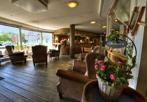 Área de estar no saguão