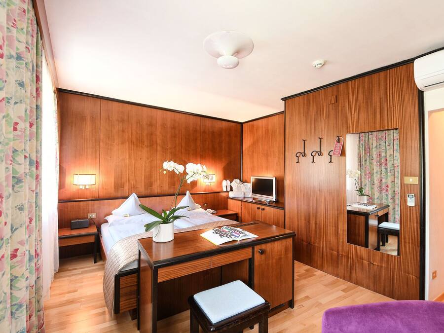 Quarto Duplo (EAST SIDE without balcony) | Roupa hipoalergénica, minibar, cofre no quarto, quartos insonorizados