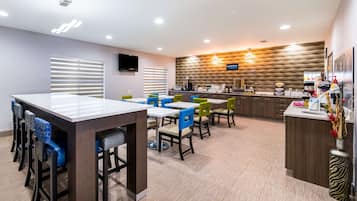 Café da manhã continental grátis todos os dias