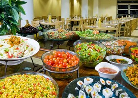 Café da manhã com buffet todos os dias (ILS 80 por pessoa) 