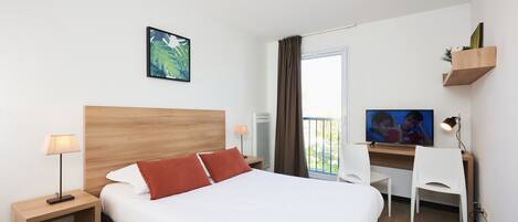 Estúdio Empresarial, 1 cama de casal | Secretária, quartos insonorizados, ferro/tábua de engomar, Wi-fi grátis