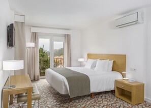 Apartamento, 1 quarto | Cofre no quarto, quartos insonorizados, ferro/tábua de engomar 