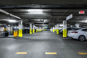 Estacionamento sem manobrista (sujeito a cobrança)
