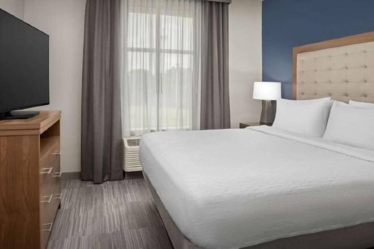 Roupas de cama antialérgicas, cofres nos quartos, quartos à prova de som