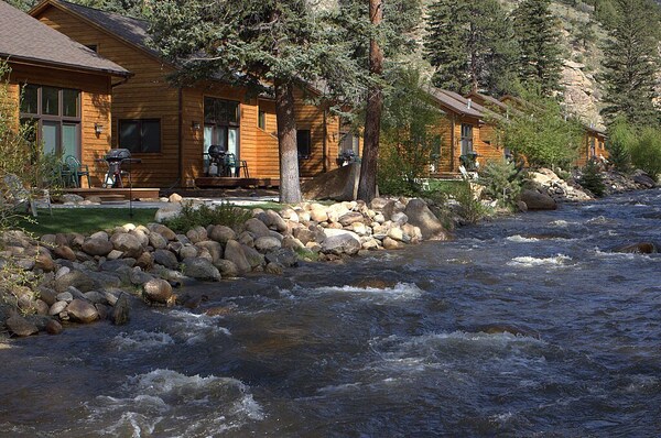 River Stone Resorts & Bear Paw Suites - Estes Park, CO