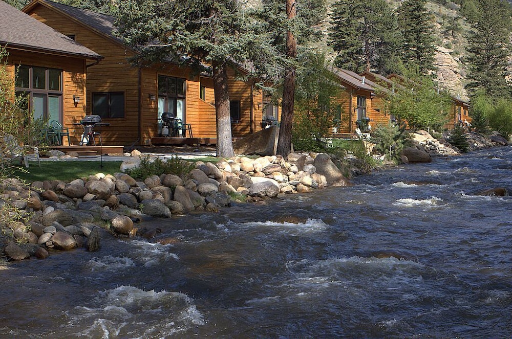 River Stone Resorts & Bear Paw Suites - Estes Park, CO