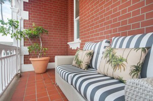 Quarto Superior, 1 cama queen-size | Terraço/pátio interior