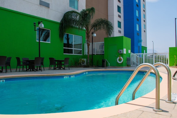 Holiday Inn Express Saltillo Zona Aeropuerto By Ihg - Ramos Arizpe