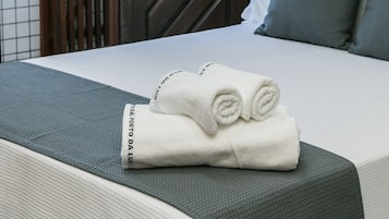 Quarto Duplo Deluxe | Minibar, cofre no quarto, Wi-fi grátis, roupa de cama fornecida