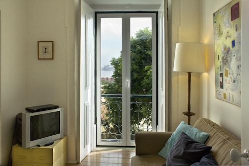 Santa Catarina/chiado, Estudio Bohemio Con Preciosas Vistas De La Bahía - Lisboa