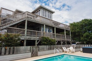 7 bed/5 bath w/Pool&Hottub - Oceanfront & Indoor Pool/Gym - walk to ...