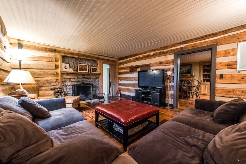 Impresionante Retiro Familiar / De Amigos, 110 Acres Privados, Casa Histórica Renovada - Shenandoah National Park