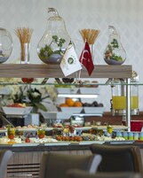 Pequeno-almoço tipo buffet diário incluído 