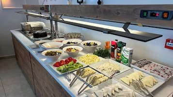 Café da manhã com buffet grátis todos os dias