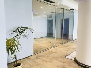 Salas para tratamentos a dois, sauna seca, banheira de hidromassagem