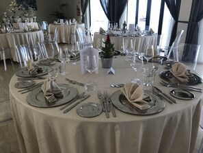 Café da manhã e jantar