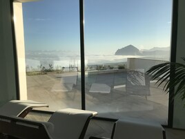 Salas para tratamentos a dois, sauna seca, banheira de hidromassagem