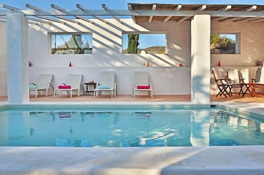 Meltemi Breeze Pool House - Греция