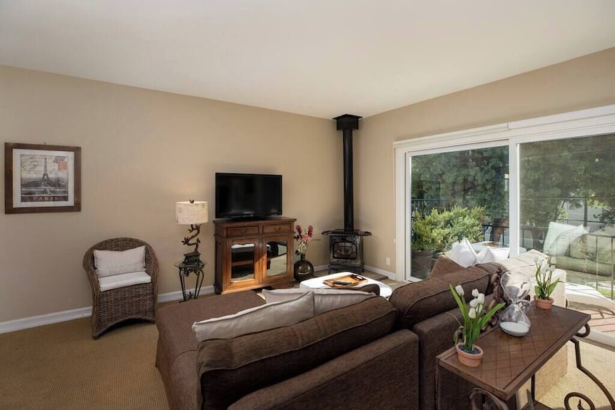 Affordable Beach Getaway Blocks To The Beach And Funk Zone - Santa Barbara Winery, Santa Barbara