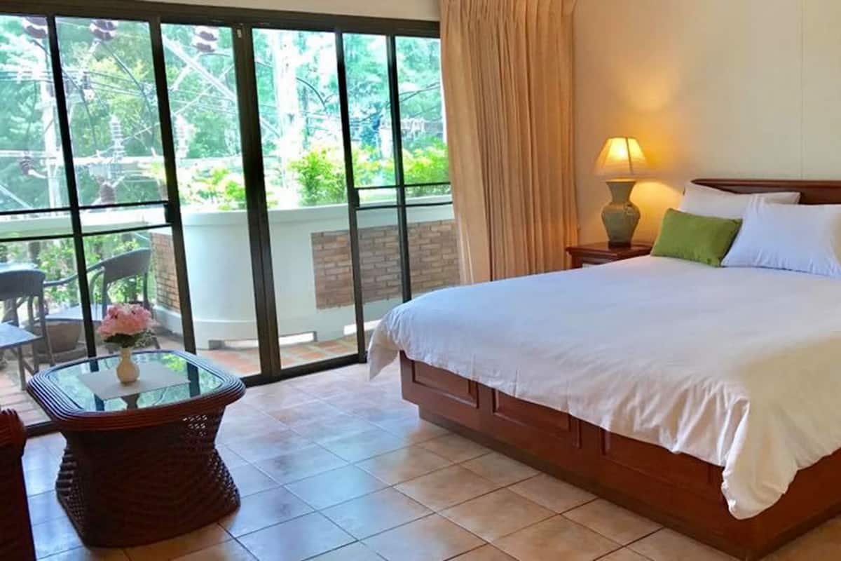 Quarto superluxo | Roupas de cama premium, cofres nos quartos, escrivaninha