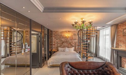 February Hotel The Signature Dongseongro