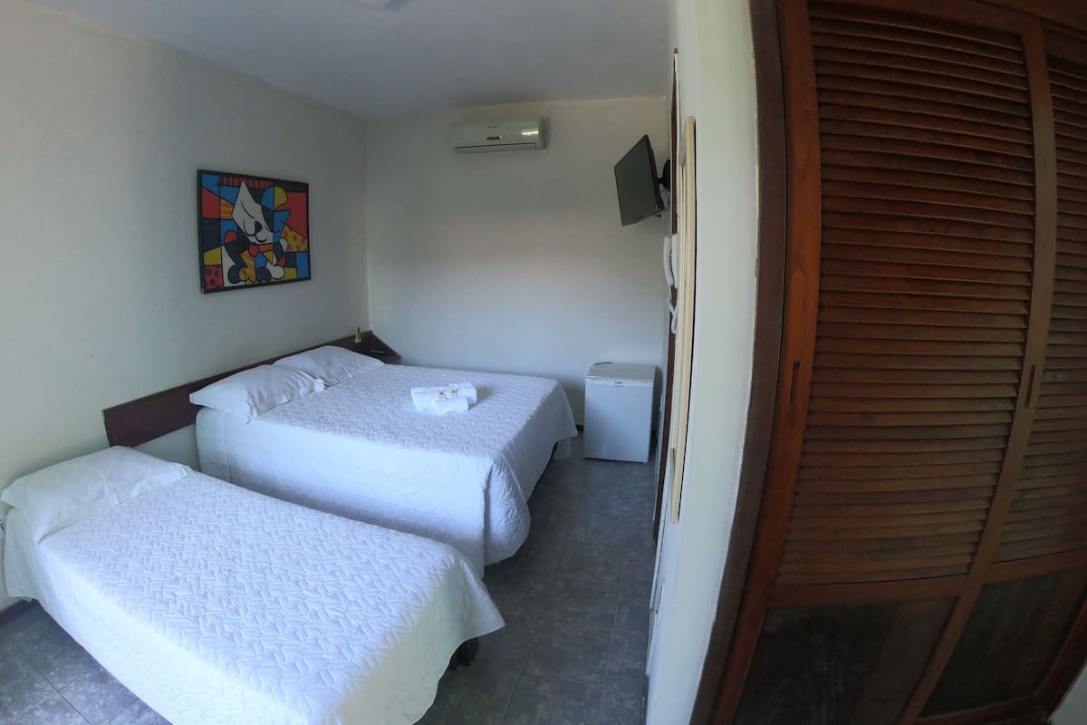 Quarto Triplo (Stilo) | Minibar, Wi-fi grátis, roupa de cama fornecida