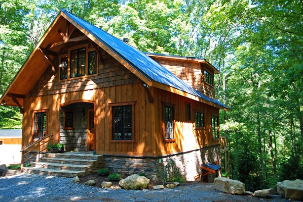 Timber Ridge Cabin Apartment, Forested Retreat Close to Natchez Trace ...
