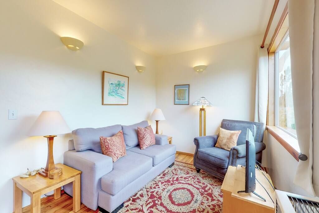 Tasteful Arcata Cottage - 알카타