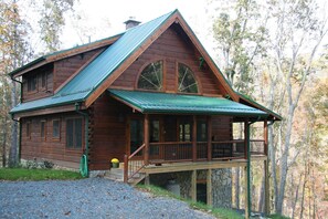 Custom Log Home on New River Ridge - Ashe County | Vrbo