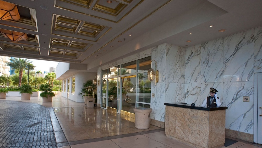 Mgm Signature 2br2ba Penthouse Sphere&strip View, Balcony, Pool, No Resort Fee - Nevada