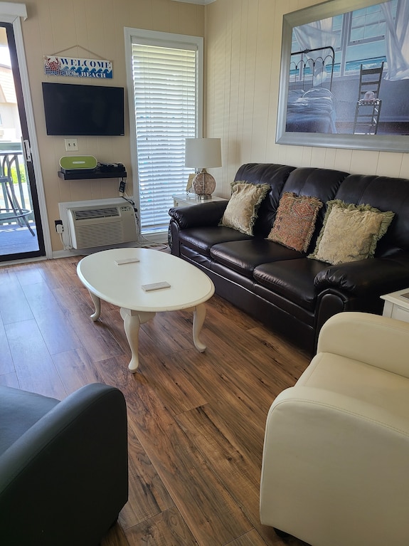 Ocean Front Corner Condo, Myrtle Beach, Sc, A Place At The Beach, 2 Br/ 2 Bath - Myrtle Beach, SC