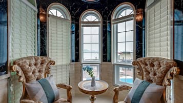 Quarto superluxo | Roupas de cama premium, Wi-Fi de cortesia