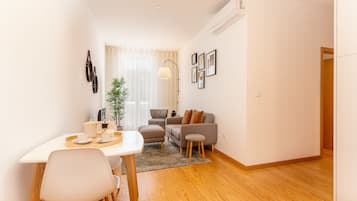 Apartamento Standard, 1 quarto (5) | Refeições no quarto