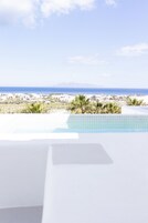 Suite Lua de Mel, banheira de hidromassagem grande, vista para o mar | Vista para a água