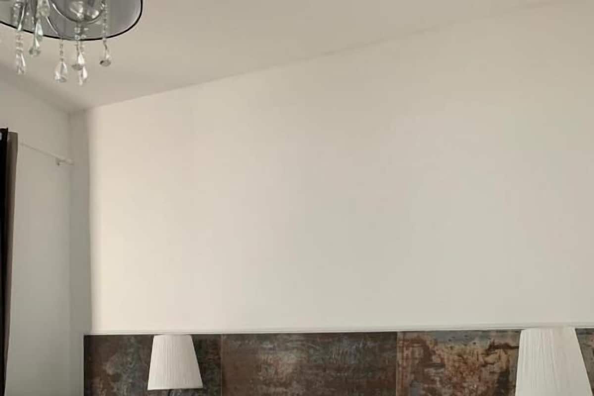 Minibar, cortinas/cortinados opacos, ferro/tábua de engomar