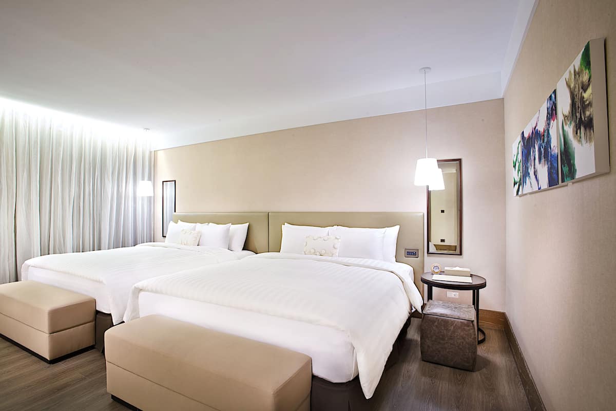 Quarto Quádruplo Deluxe | 1 quarto, roupa de alta qualidade, edredões de penas 