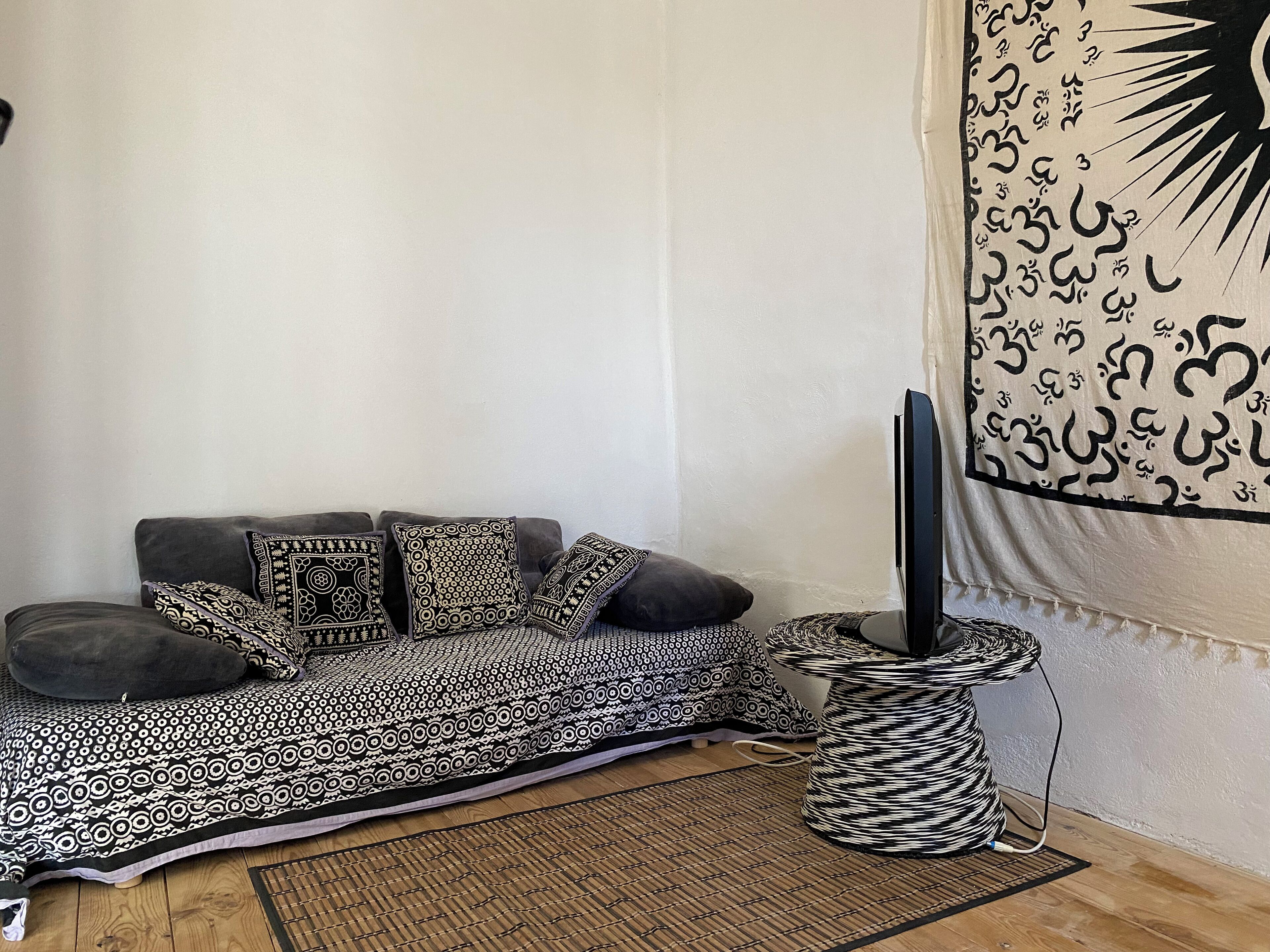 Maison De Caractère Du 17ème Dans Le Centre Du Village Avec Piscine - Vauvert