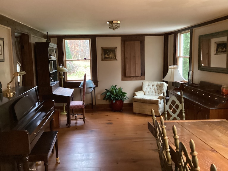 Big Farmhouse In The Foothills Of The Berkshires - Massachusetts