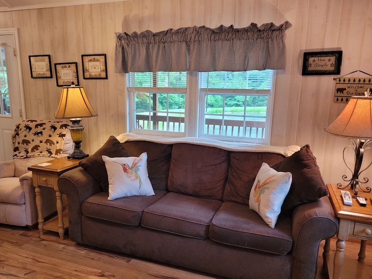 Lifetime Memories, Wifi, Hot Tub, Fire Pit, Gas Grill, High Chair, Bird Watching - Illinois