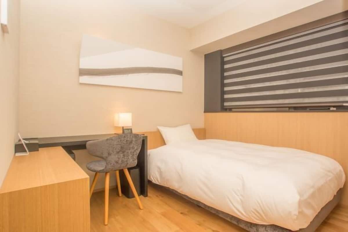 1 quarto, escrivaninha, Wi-Fi de cortesia, roupa de cama