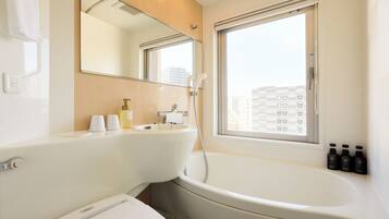 Quarto Duplo Económico, não fumadores | Casa de banho | Um polibã, artigos de higiene ecológicos, toalhas fornecidas