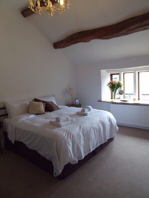 Quartos insonorizados, camas desdobráveis, Wi-fi grátis 