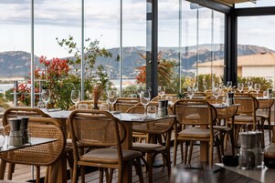 Café da manhã, almoço e jantar; culinária francesa 