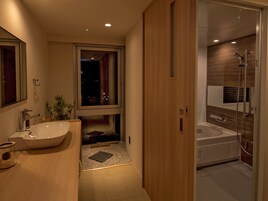 Quarto Twin | Lavatório na casa de banho