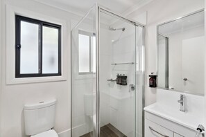 Cabana de Madeira Superior | Casa de banho | Um polibã, artigos de higiene pessoal grátis, um secador de cabelo 