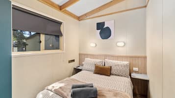 Cabine, 2 quartos (Bradman, Double + Tri-bunk) | 1 quarto, secretária adequada para computadores portáteis